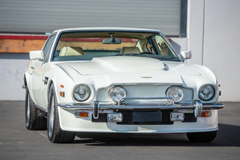 StriveME - أنقذت أستون مارتن: هذه قصة سيارة سلطان عمان V8 فانتاج